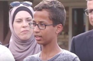 ‘Clock Boy’ Lawsuit Against Conservative Pundits Dismissed, Father ...