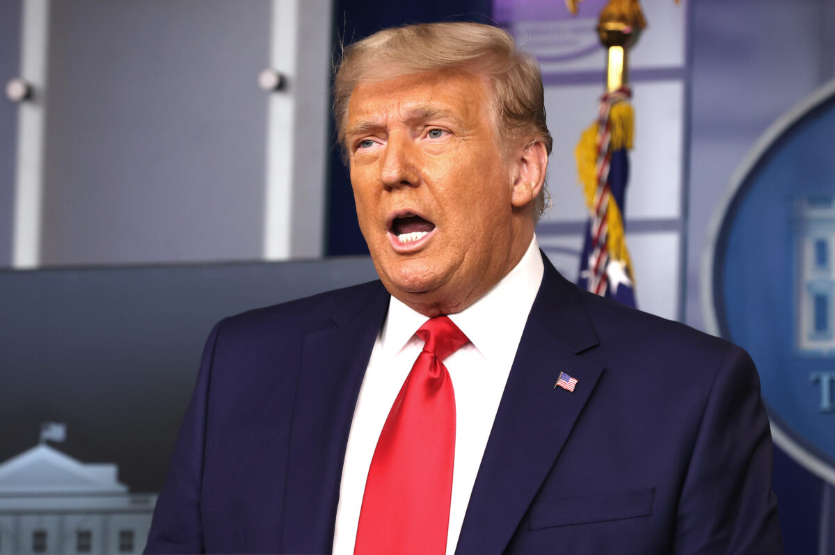 Critics Pan Trump Portrait for Looking Like Benedict Arnold