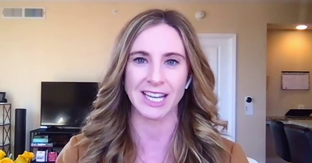 Kathryn Watson Mocks Breitbart for Hit Piece About Vax Card