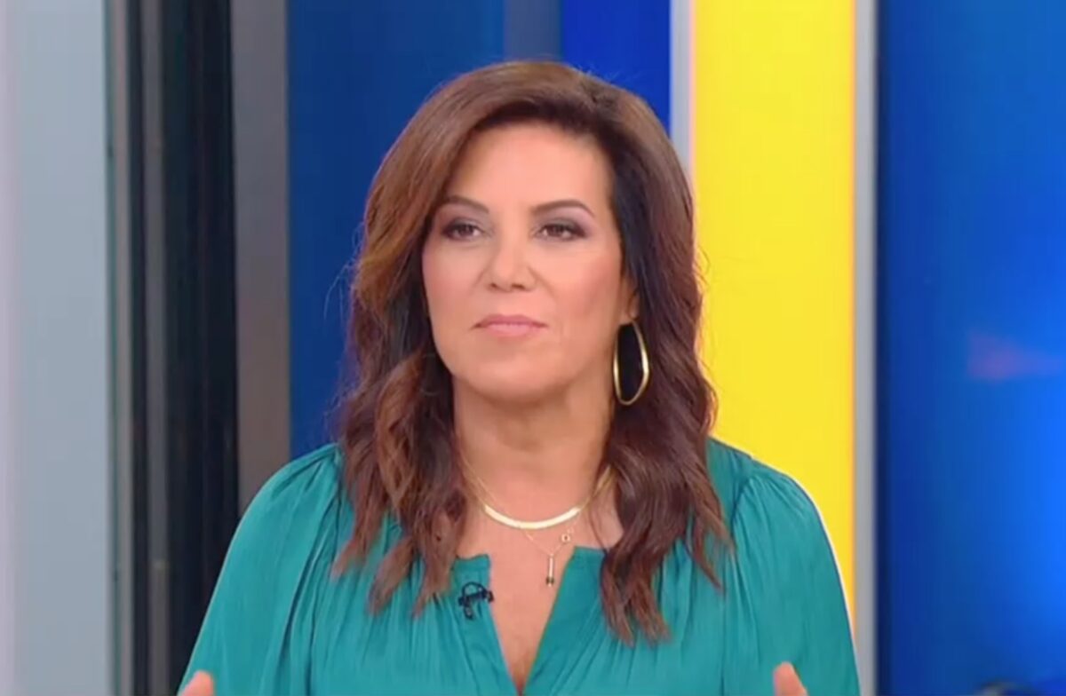 Michele Tafoya Caught Reusing Photo of a Note Praising Her