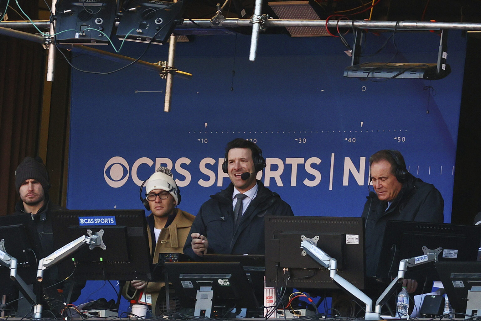 Tony Romo Makes Awkward Noise On Air During Chiefs-Bills