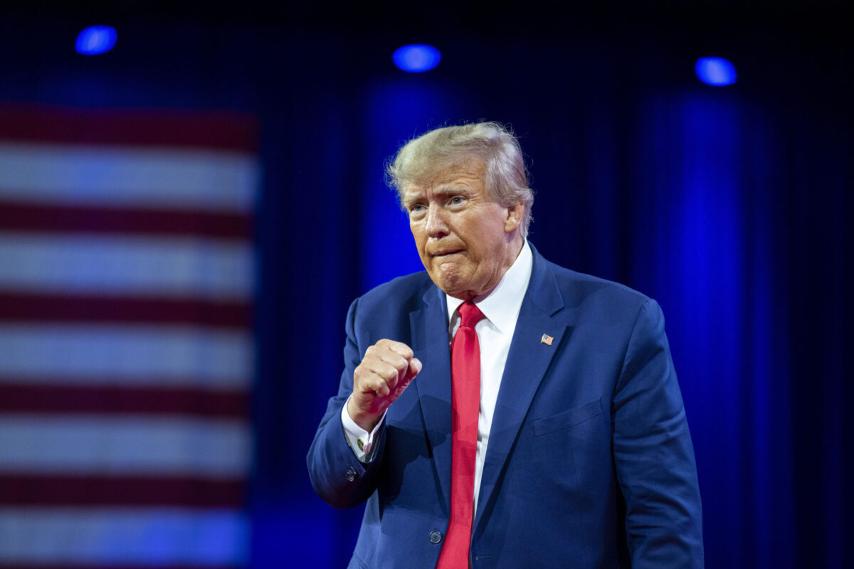 Trump Defenders Are Lying About The Georgia Indictment Calling Tweeting ...