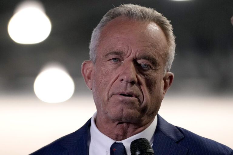 RFK Jr. ‘Grabbed Nuzzi’s Hand’ During Hike Before Alleged Relationship ...
