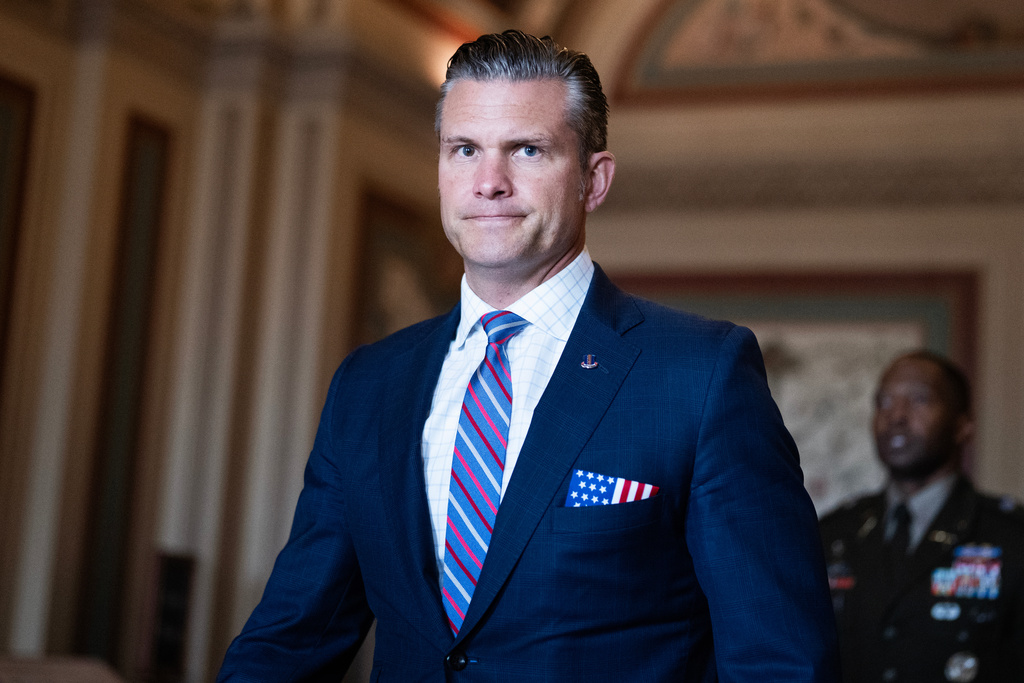 Pete Hegseth Ripped for Mark Kelly Rage as Deputy Brokers Ukraine Deal